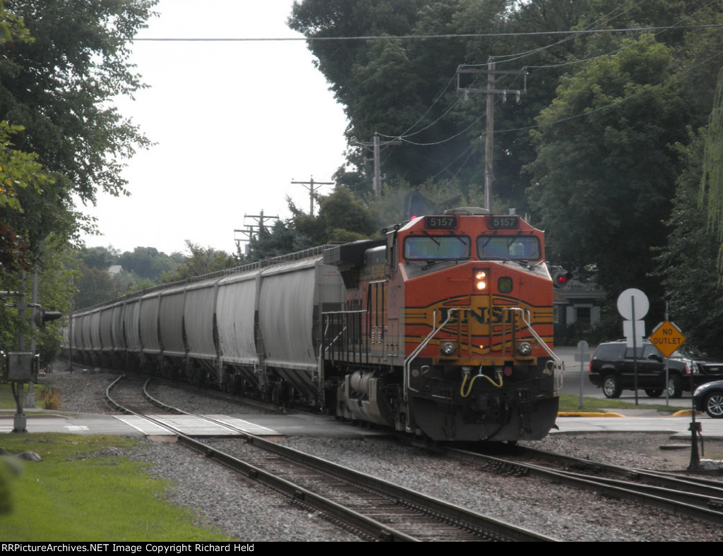 BNSF 5157 is the DPU